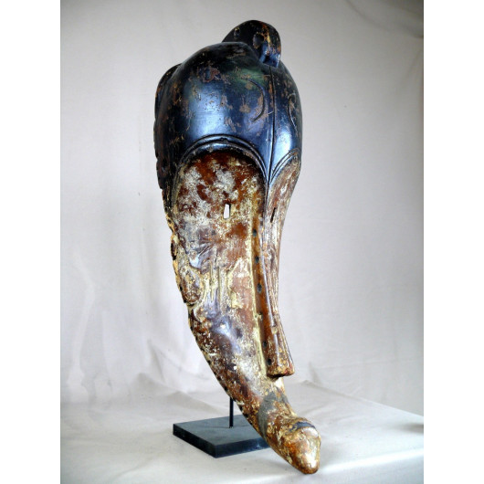 Very large Fang mask typical of the secret society of Ngil of Gabon ...