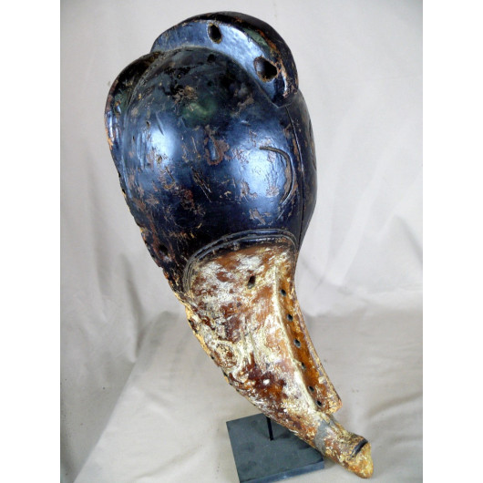 Very large Fang mask typical of the secret society of Ngil of Gabon ...